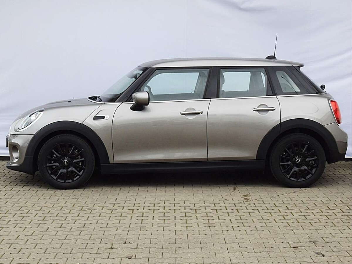 Używany MINI One '2020 Benzyna 102KM Aut. | Bawaria Motors Janki ...