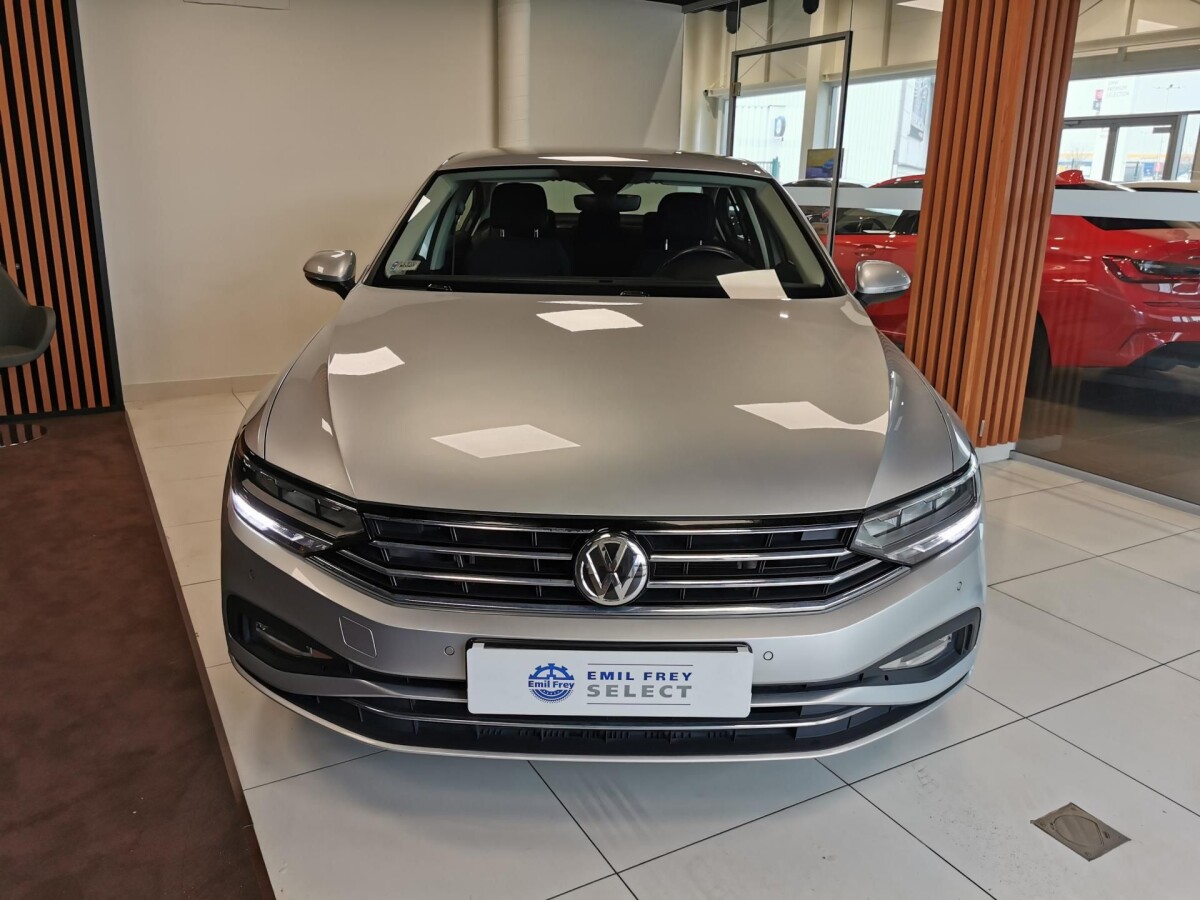 Używany Volkswagen Passat '2019 Benzyna 150KM Aut. | Bawaria Motors ...