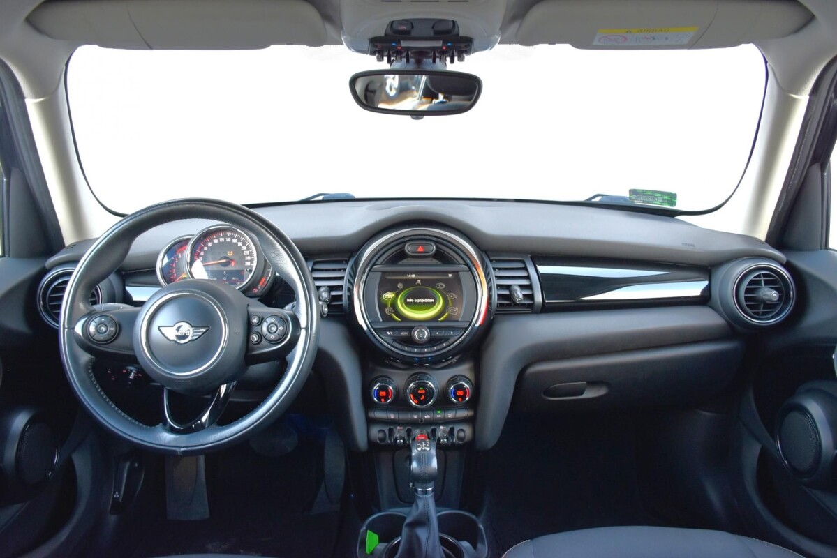 Używany MINI One '2017 Benzyna 102KM Aut. | Bawaria Motors Gdańsk ...