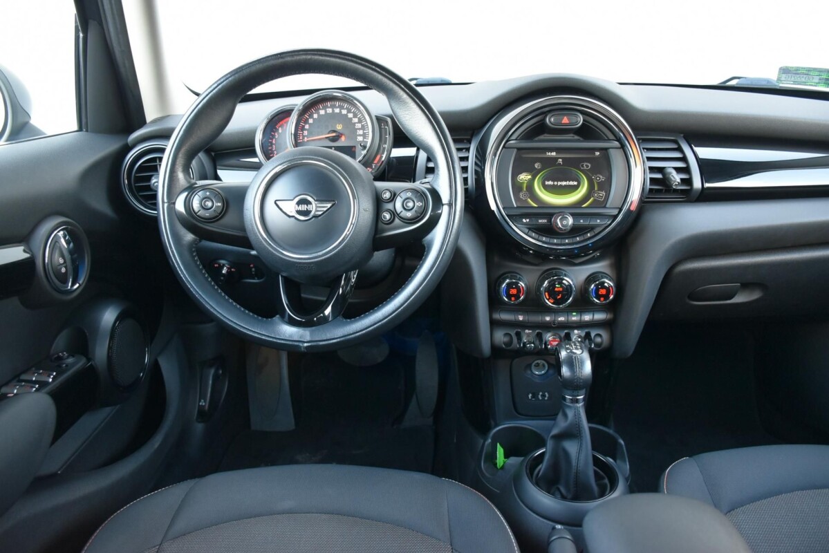 Używany MINI One '2017 Benzyna 102KM Aut. | Bawaria Motors Gdańsk ...